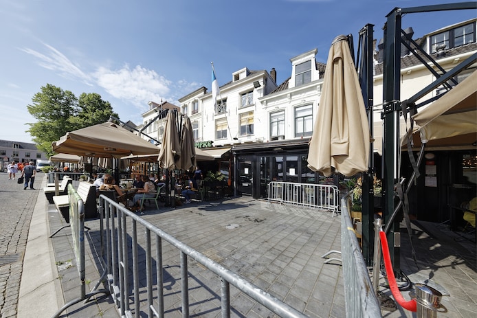 Vier van zijn cafés moesten dicht, maar eigenaar verzette zich: nu moet ...