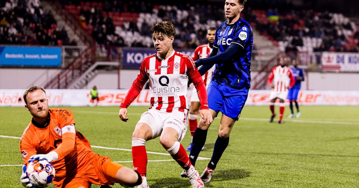 TOP Oss begint nieuw voetbaljaar met pak rammel: ‘Op die manier heb je ...