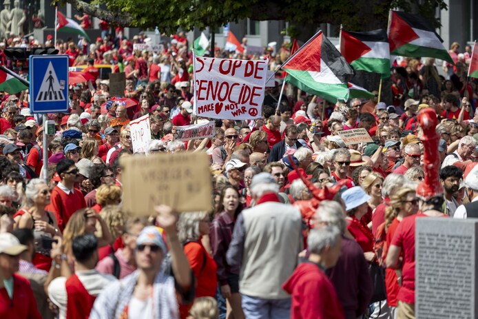 Dick Schoof reageert op massaal protest Rode Lijn: ‘We zien jullie en ...