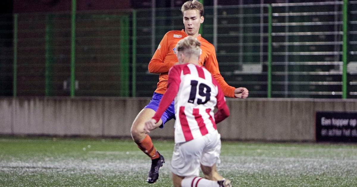 Officieel nog jeugdspeler en tóch speelt Blaszkowski alles bij ...