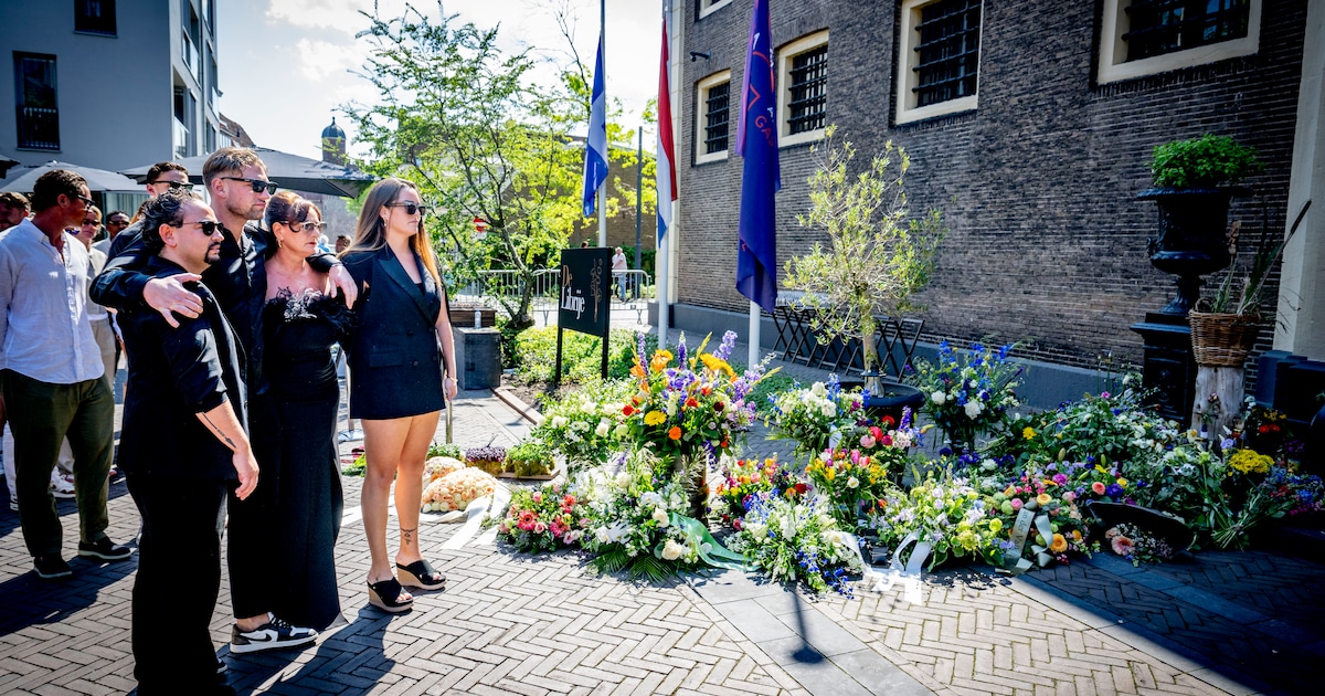 Afscheid van Jonnie Boer bij De Librije: opvallende kist, krans van ...