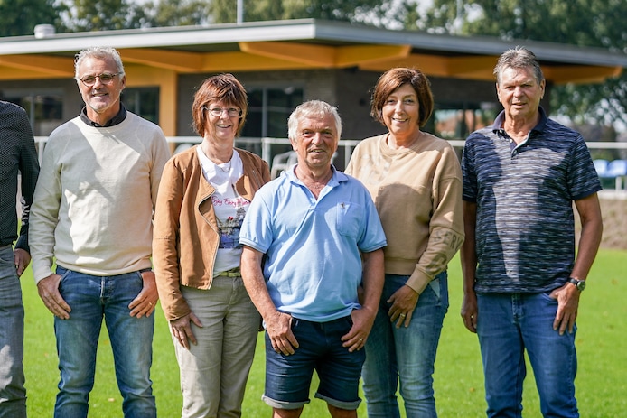 Eddy, Louis en Marjan hebben een eigen steen in het nieuwe complex van ...