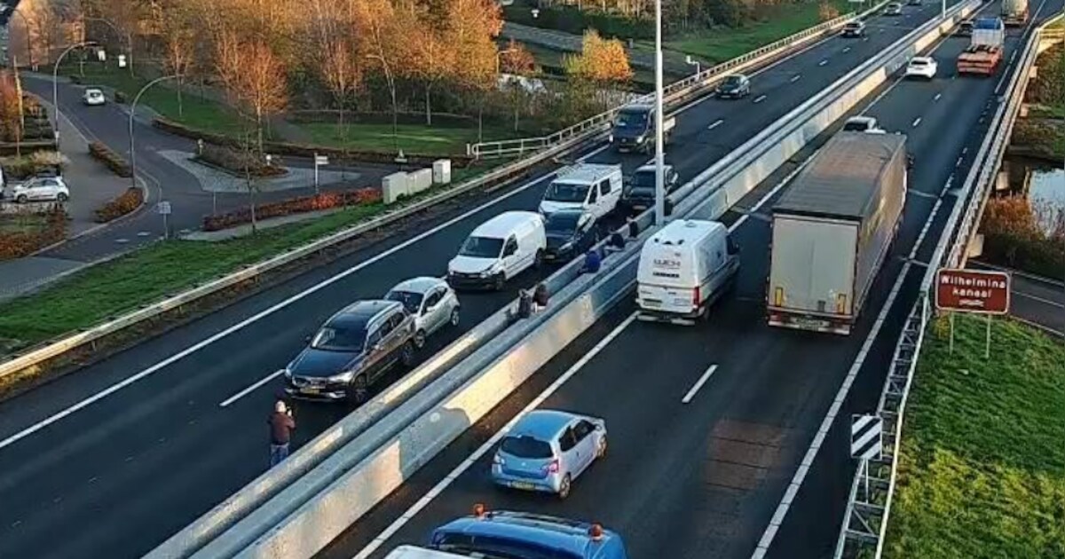 Zes wagens botsen op elkaar op A58 bij Oirschot | Regio | BD.nl