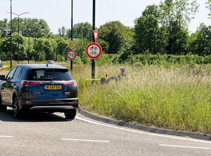 Hoog bermgras Schijndel met spoed gemaaid na meerdere ongelukken ...