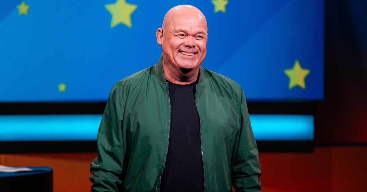 Paul de Leeuw werd aan begin tv-carrière bedreigd: ‘Kreeg een ...