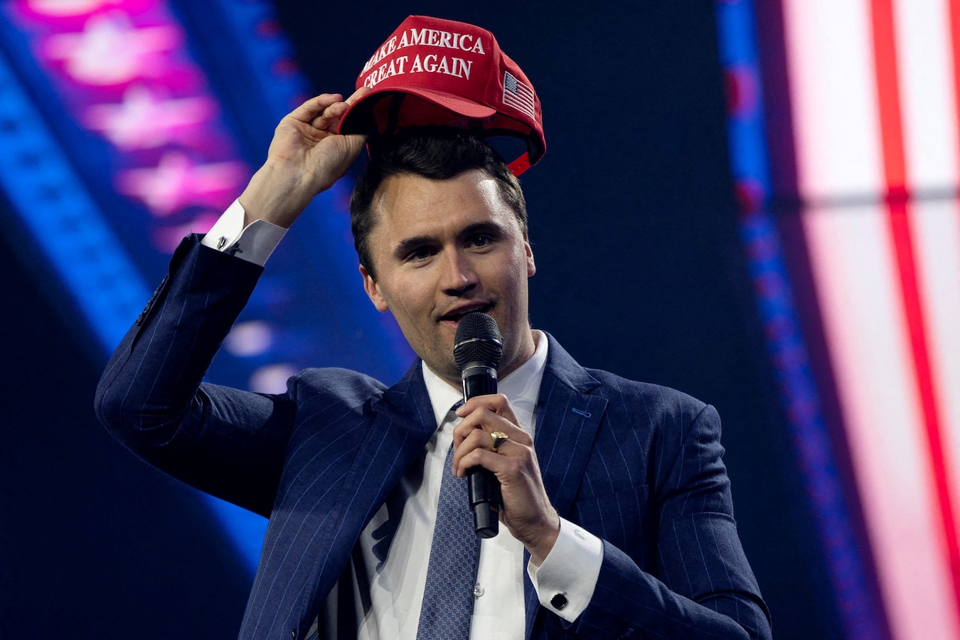 Amerikaanse activist en Trump-aanhanger Charlie Kirk (31) doodgeschoten ...