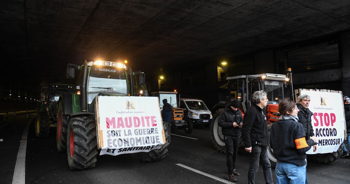 Zondagactie van Franse landbouwers op drukste snelweg van Frankrijk ...