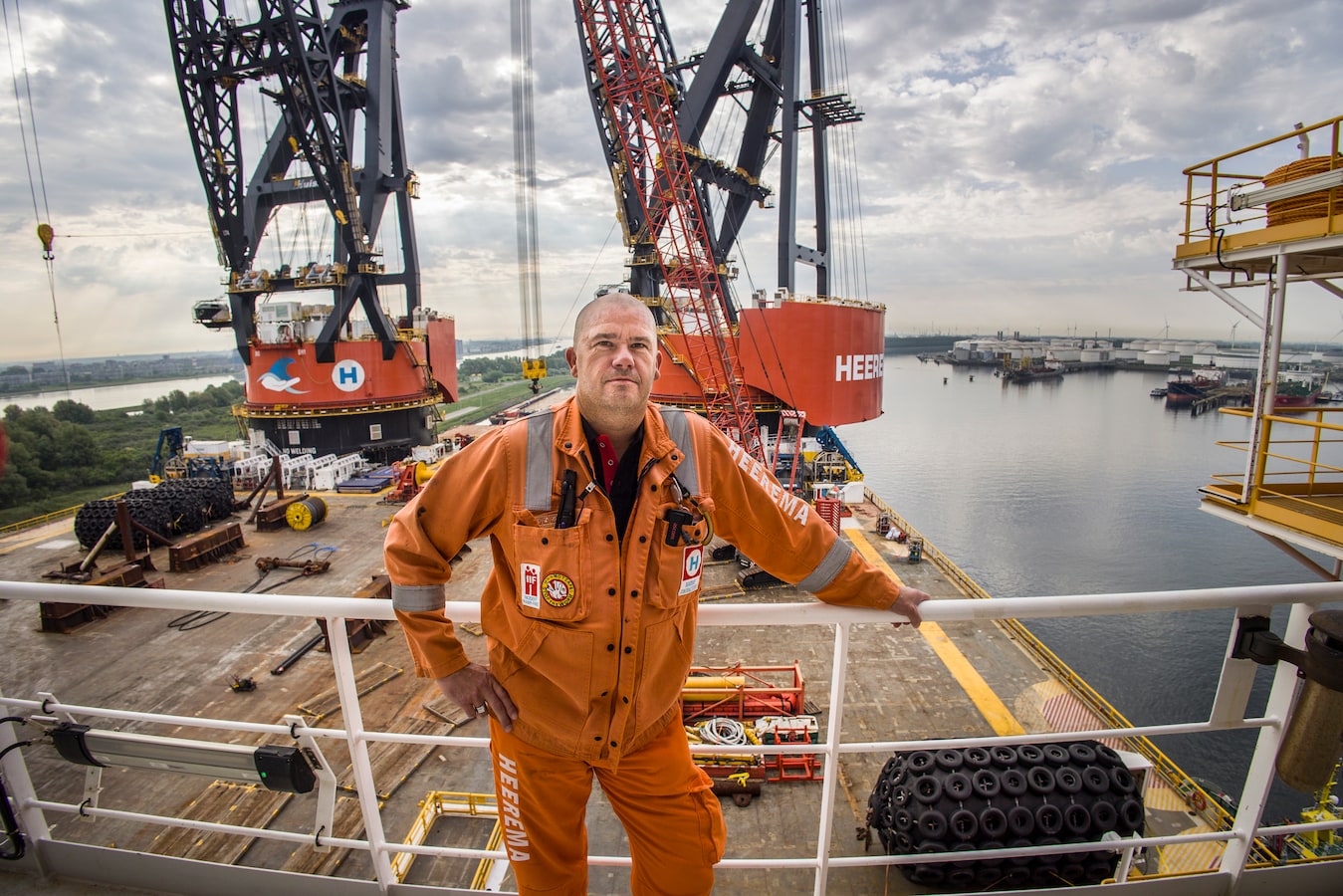 Van Tilburg naar wereldzeeën: Chris is hoofdmachinist op het ...