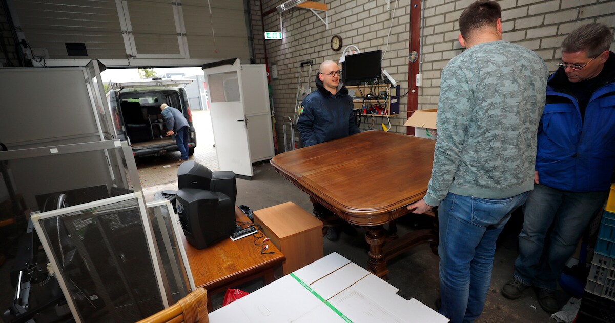 Kringloop de Kempen opent kledingzaak: ‘Een beetje De Bijenkorf met ...