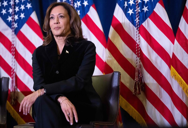 Kamala Harris haalt uit naar Trump om racistische video Obama’s ...