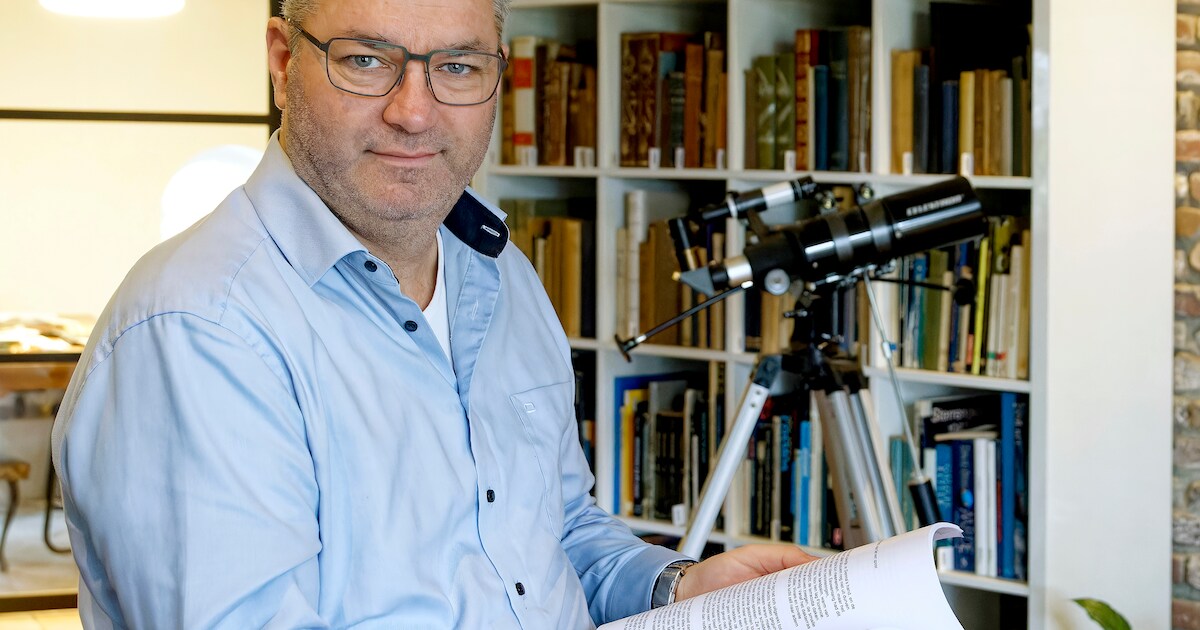 De ‘Schaijkse Dan Brown’ eert Galileo Galilei met een historische roman ...