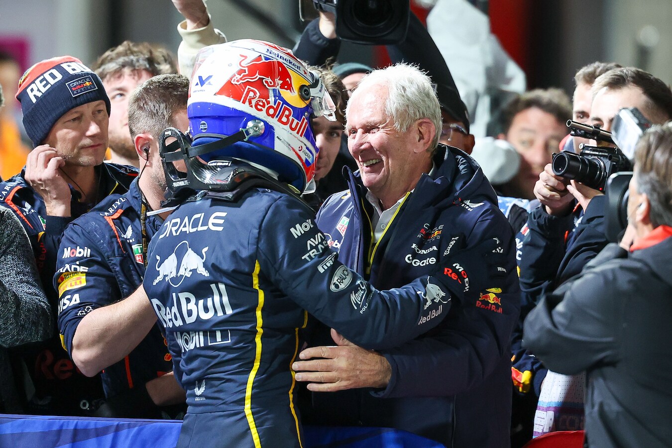 Benauwde blikken, millimeterwerk en dan de grote schok: Max Verstappen ...