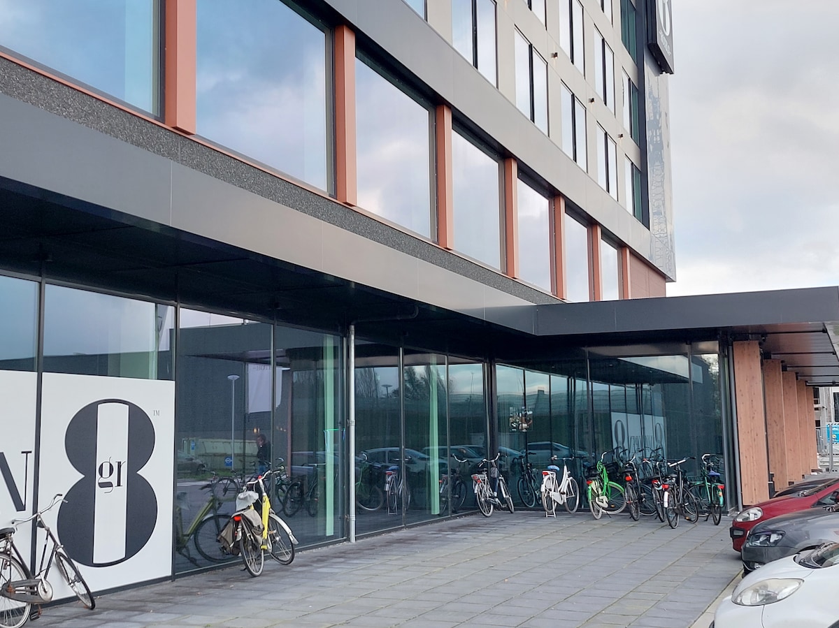 Na brand in flat wonen studenten nu tijdelijk in hotel in Breda: ‘Maar ...