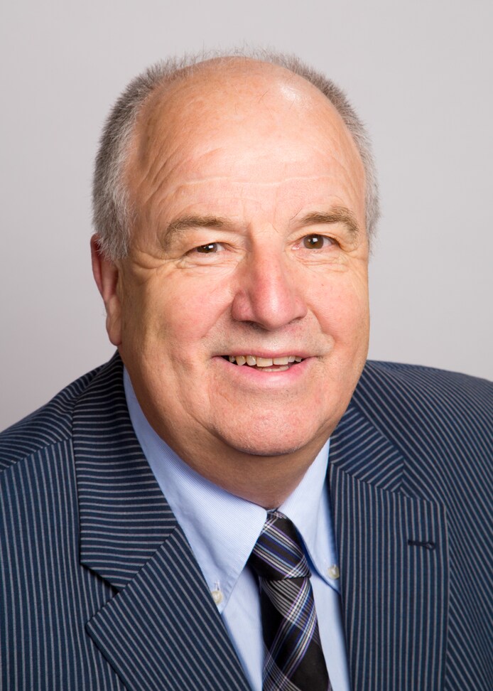 Martien Mathijssen (1945-2022) deed het als wethouder in Oisterwijk ...
