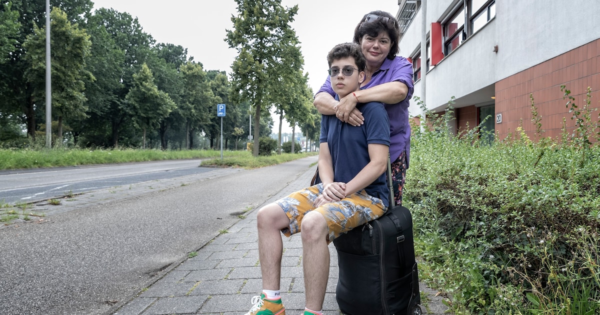 Deniel (18) uit Oekraïne kwam vier dagen te laat, nu mag hij niet meer ...