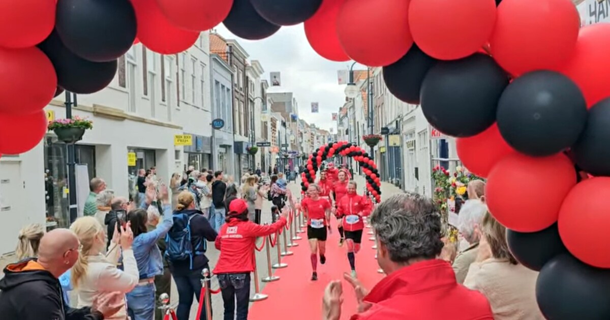 Nederlandse Roparunteams doorkruisen vestingstad op weg naar finish in ...
