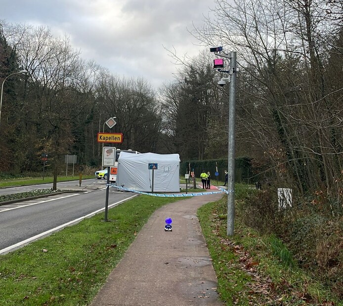 Meisje (14) overleden na aanrijding door bus in Kapellen, vlak over de ...