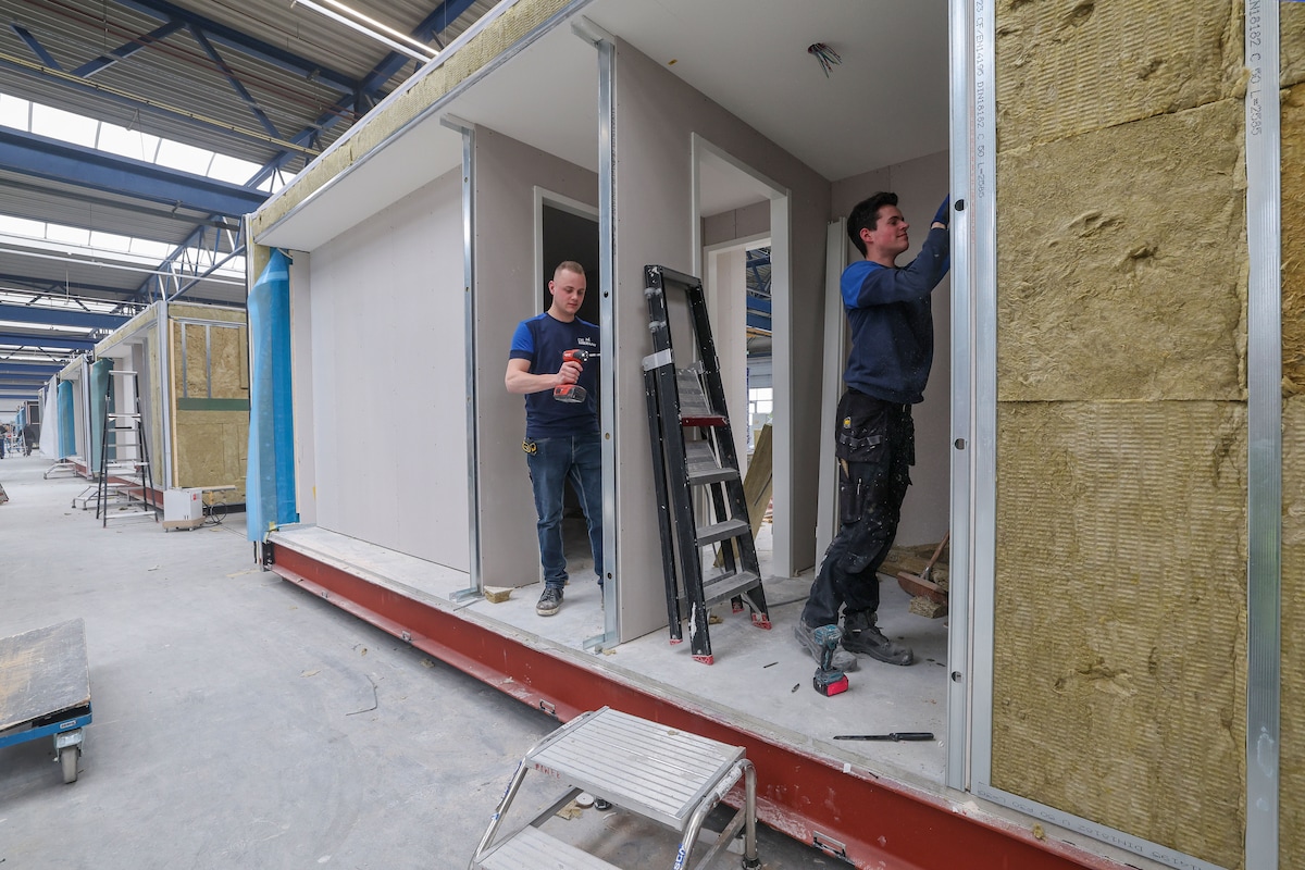 Nog vier maanden dan staan de flexwoningen er: alleen stroom kan een ...