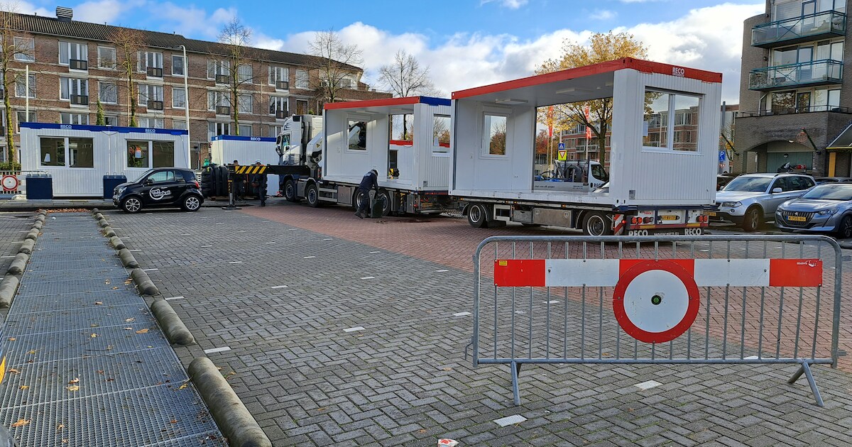 Plots staan er twee stembureaus voor de deur: ‘Dat wordt een ...