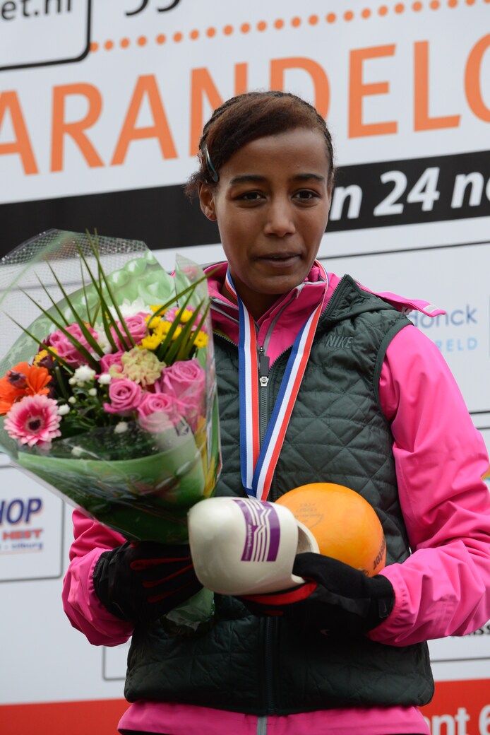 Het succes van Sifan Hassan begon met een kaasbol en klompen in Tilburg ...