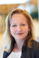 Erwin en Elize Janssen koninklijk geëerd bij herdenking in Eerde | Foto ...