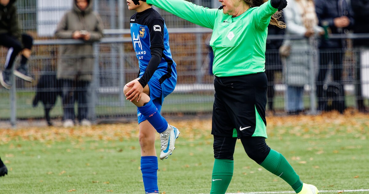 Iedereen roemt scheidsrechter Jeanneke uit Oss: ‘Echt een topmens en ...
