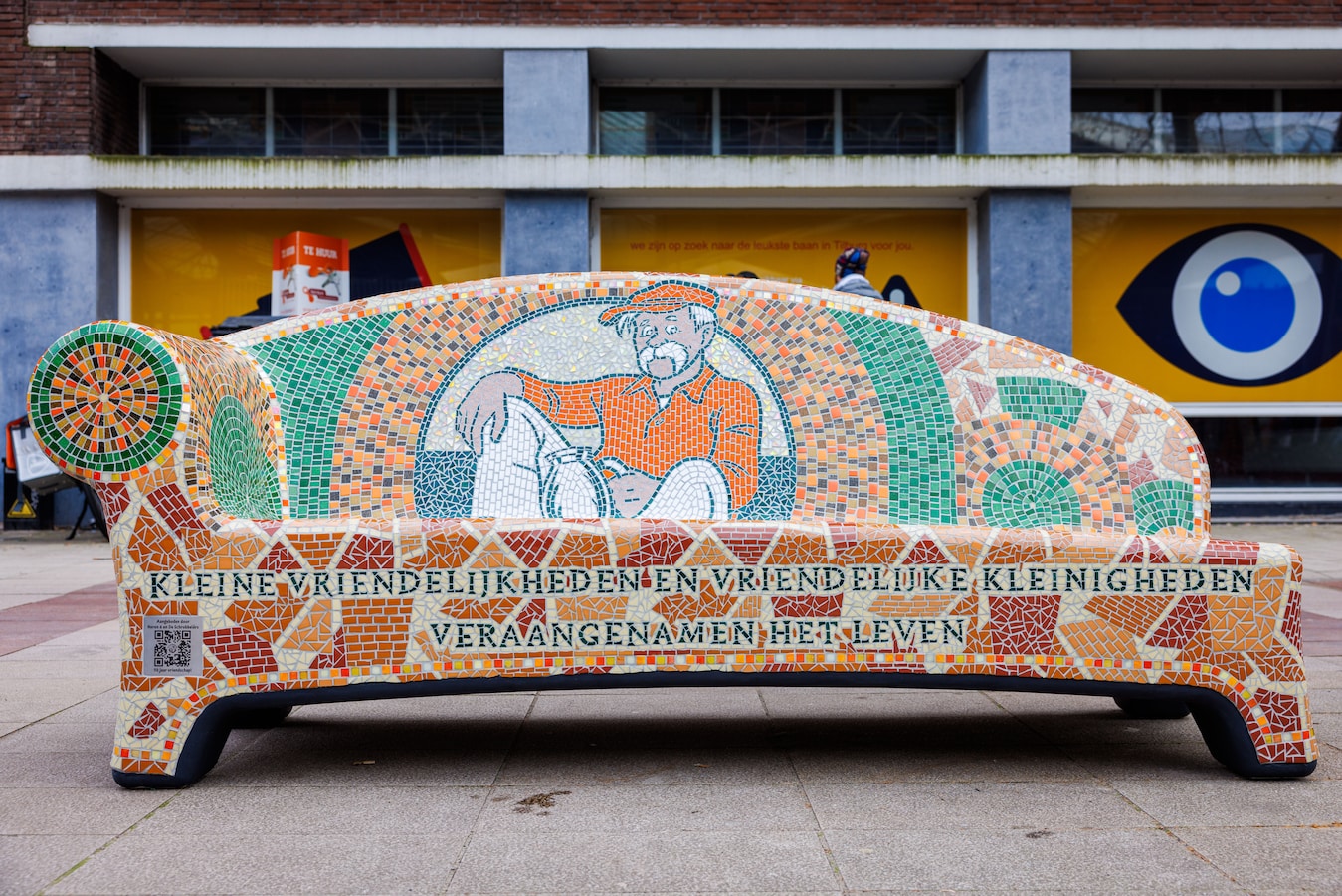 Schrobbelèrbenkske aan de Spoorlaan: ‘Onze vriendschap is nu in beton ...