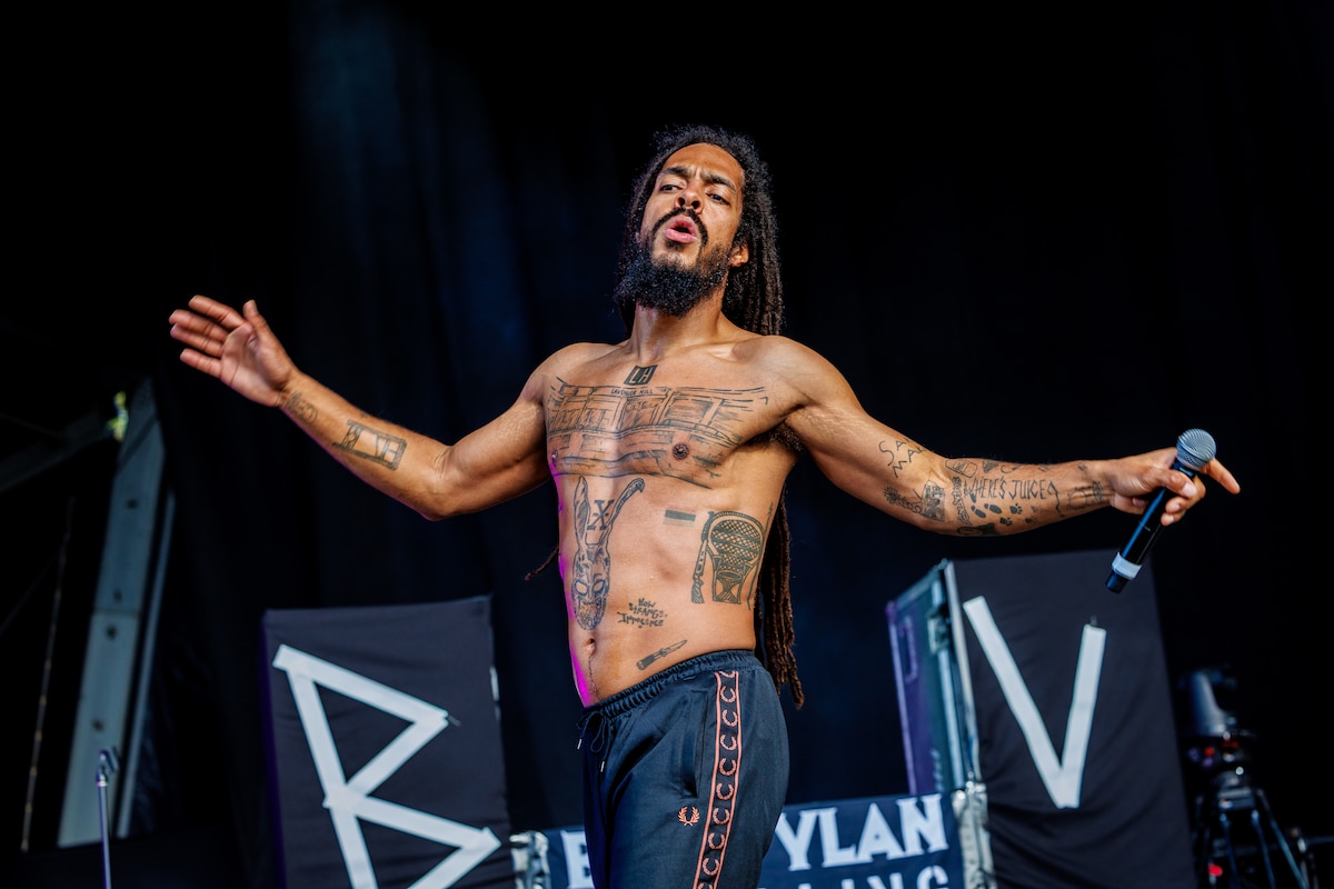 Bob Vylan is niet welkom in Tilburg na omstreden uitspraken, maar waar ...