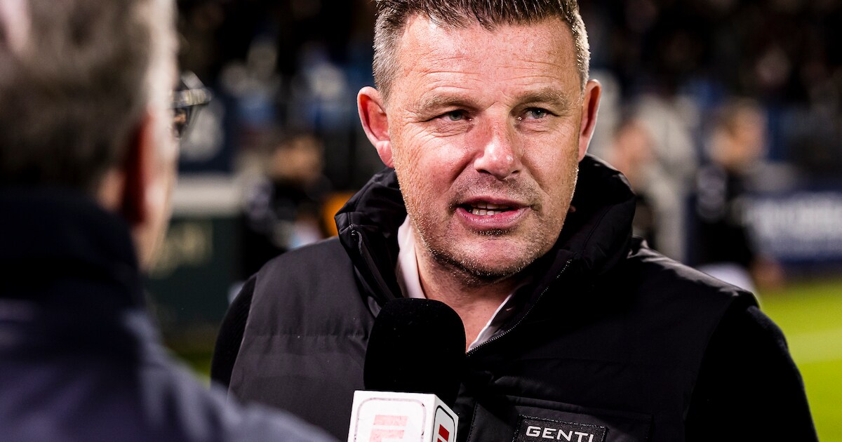 Willem II-trainer hoort spreekkoren na zoveelste miskleun: ‘Ik ben niet ...