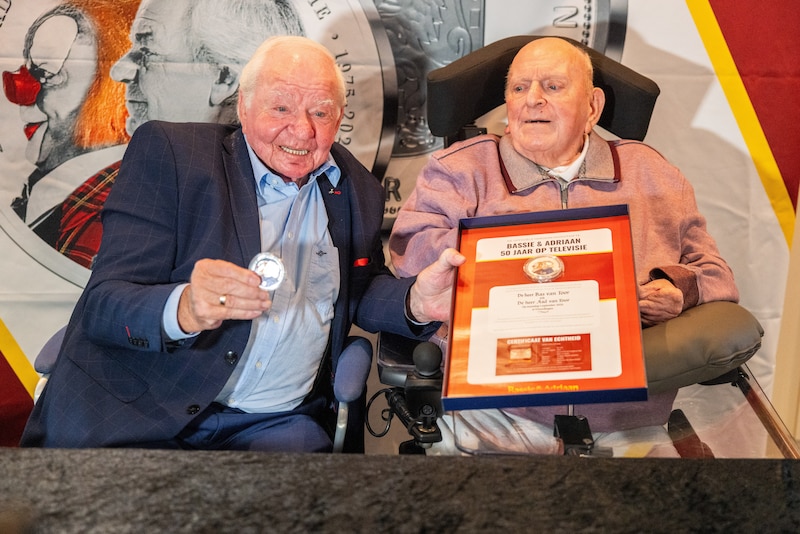 Voor het eerst sinds 'hele lange tijd' sprak Aad van Toor zijn broer ...