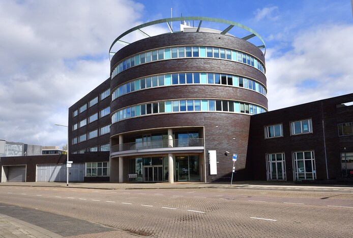 Groen licht voor asielzoekerscentrum in Bergs kantoorpand; overlast ...