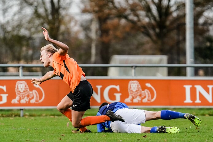 Gloria UC rekent af met Chaam, maar stond die spits niet een meter ...