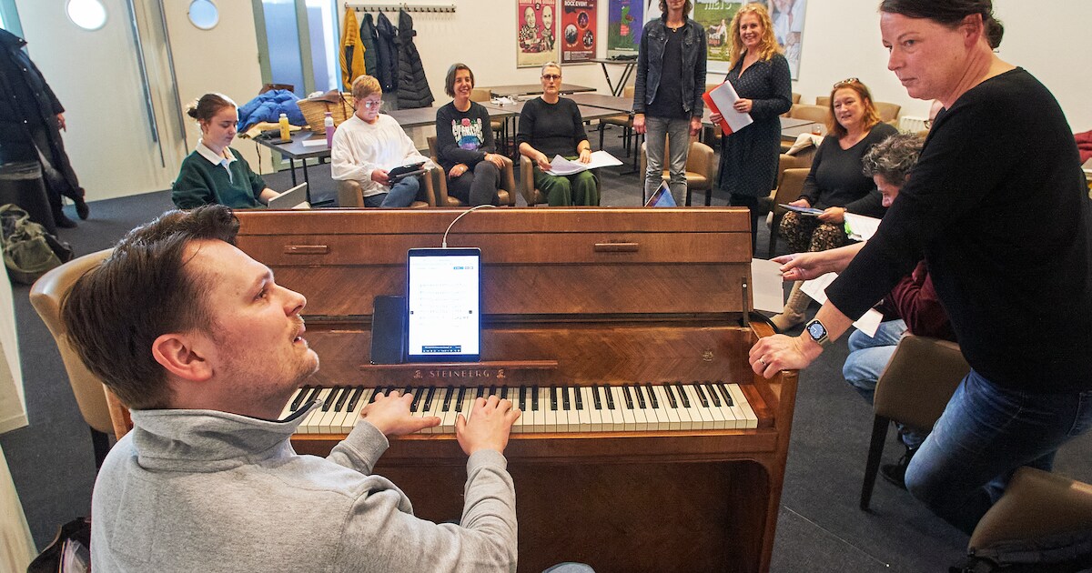 Zangpedagoog van topmusicals op het Londense West End helpt bij Udense ...