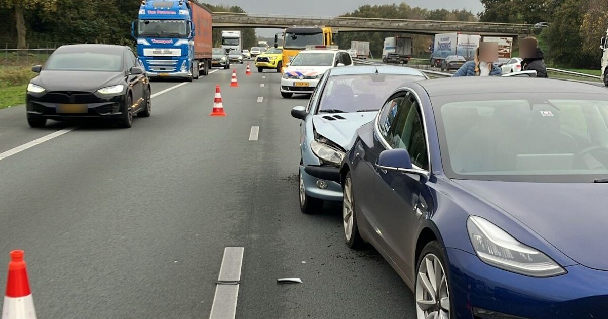Vertraging neemt af op de A50 bij Ravenstein richting Arnhem, weg weer vrij | 112 nieuws Oss | bd.nl