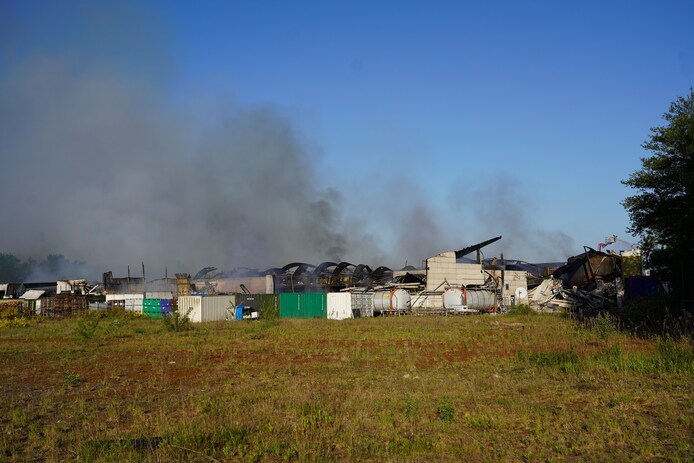 Productiehallen Ecco Leather in Dongen verwoest door enorme brand, in ...