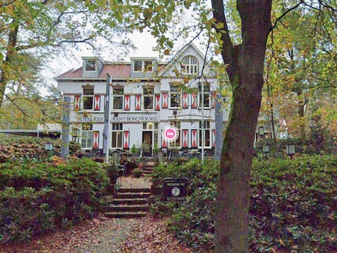 Vergunning nodig voor opvang 130 mensen in Oisterwijks hotel, maar raad ...