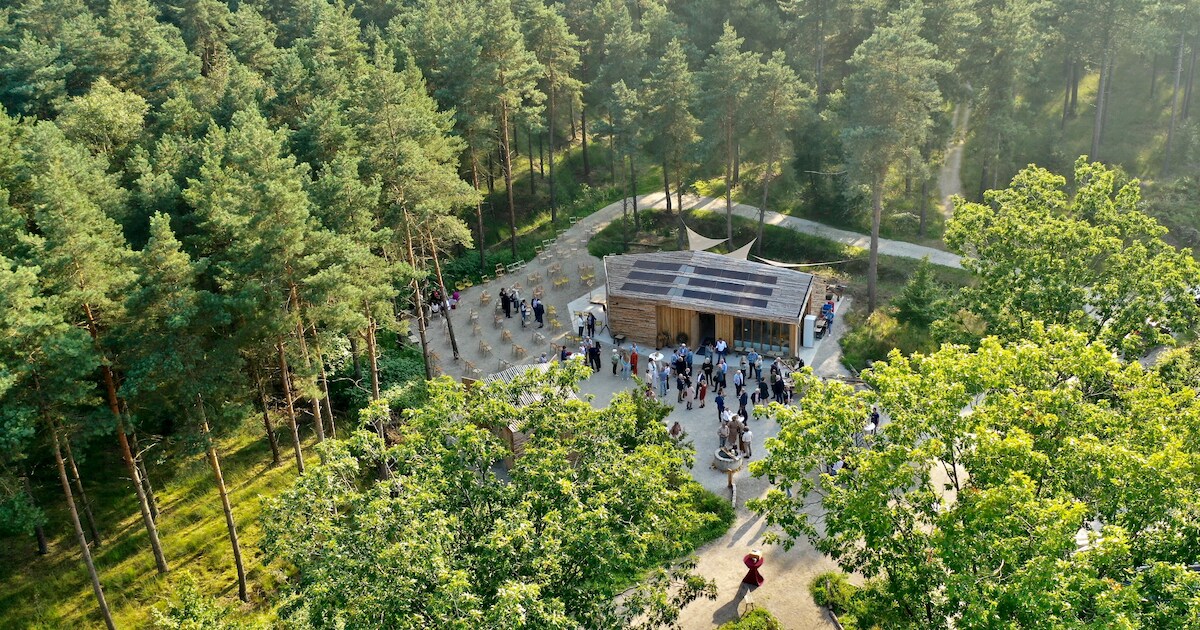 Nieuwe ontmoetingsruimte voor Natuurbegraafplaats De Utrecht, gemaakt ...