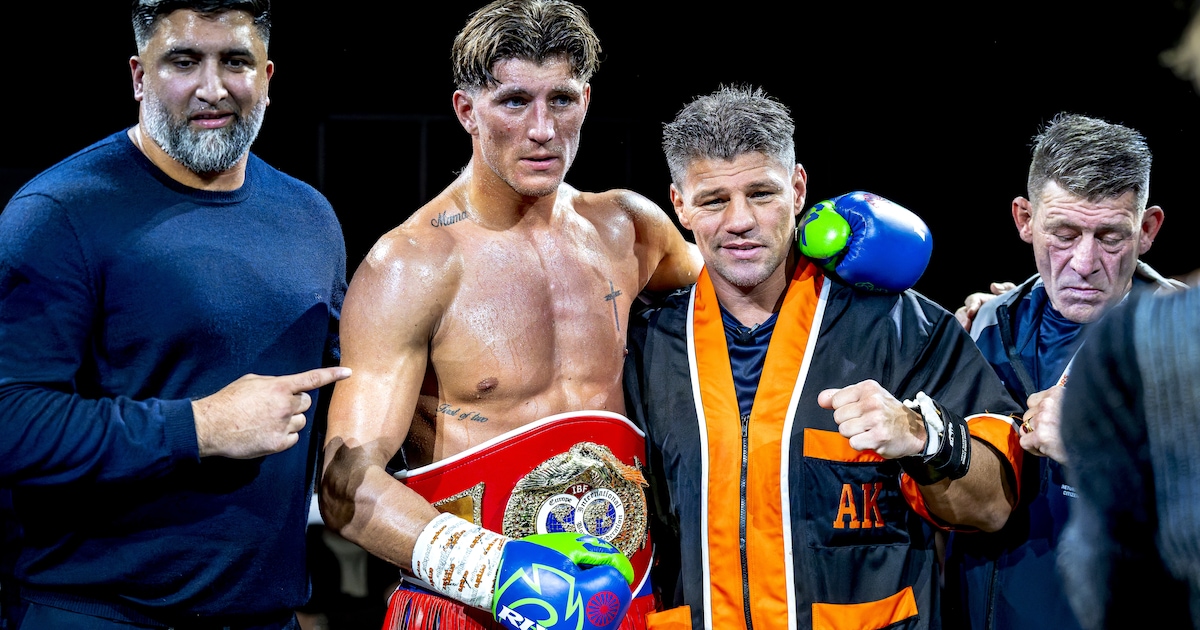 Bokssensa­tie Gradus Kraus uit Oss slaat Duitse tegenstander knock-out en verovert Europese ...