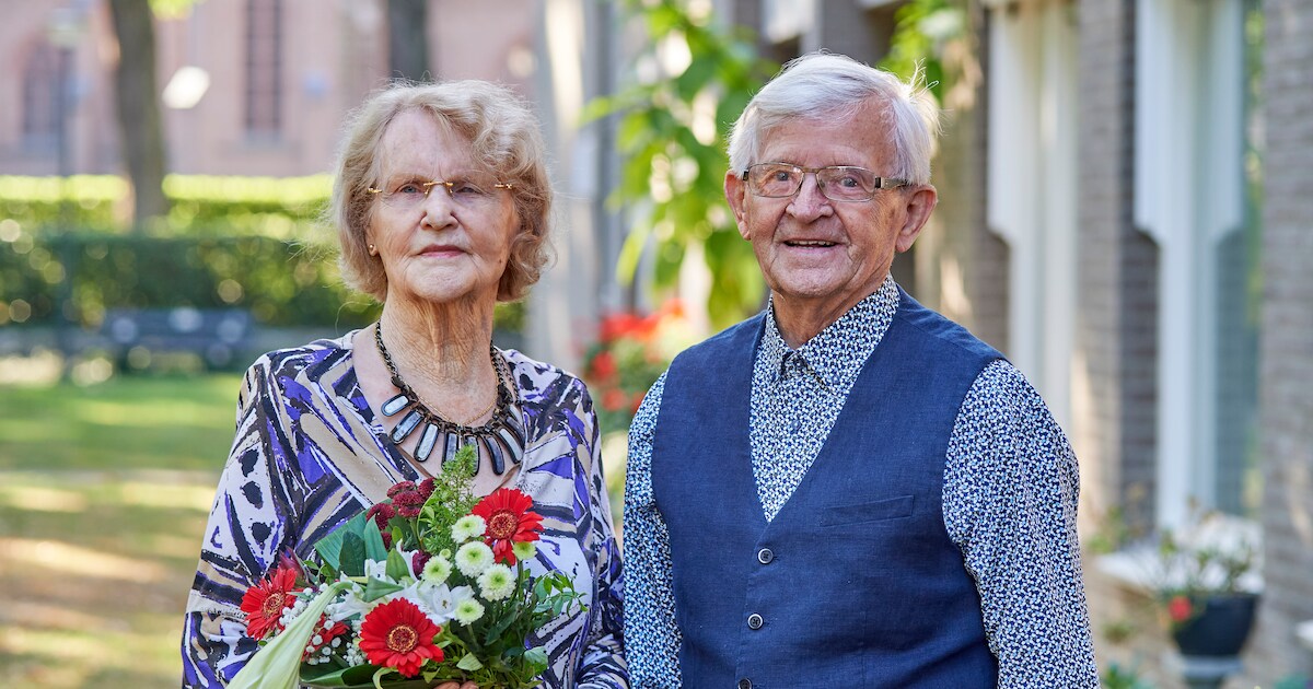 De liefdesvlam brandt na 65 jaar nog steeds bij Harrie (92) en Jo (87 ...