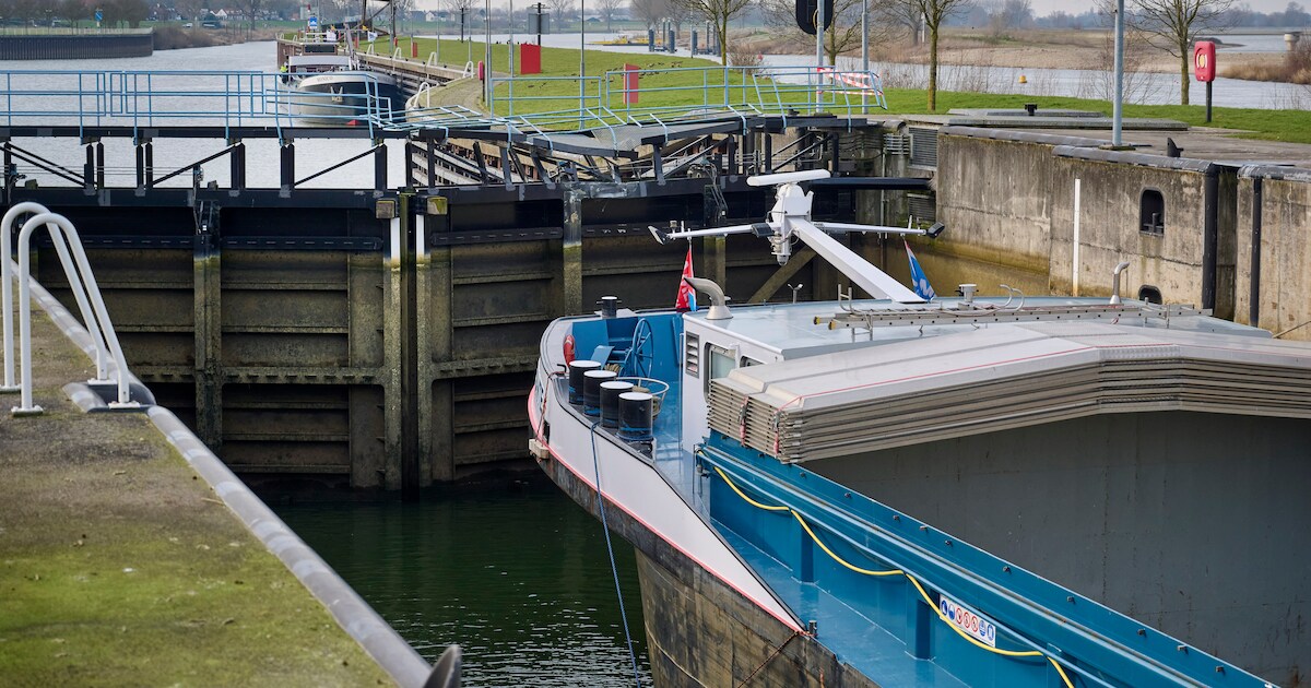 Vrees dat herstel Lithse sluis lang gaat duren: ‘We moeten omvaren of ...