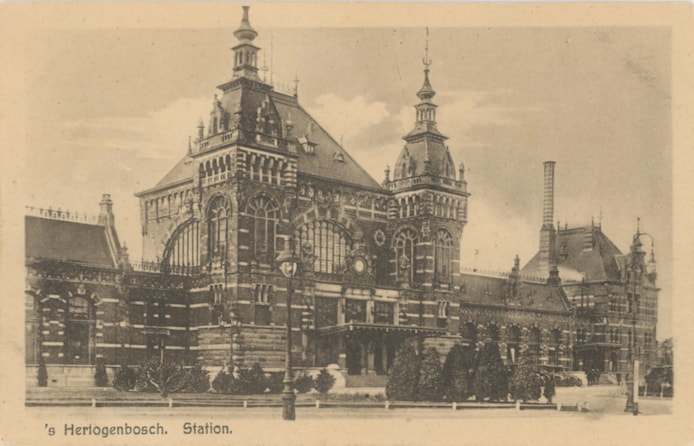 Veel glas en een joekel van een overkapping, student Daniël (25) schrikt van ontwerp station ...