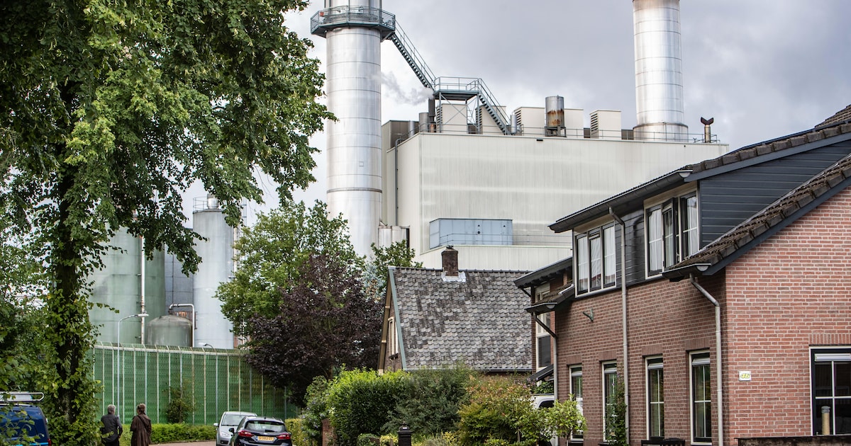 Hoe de sluiting van deze fabriek een dorpje in z'n greep houdt: ‘Het is ...
