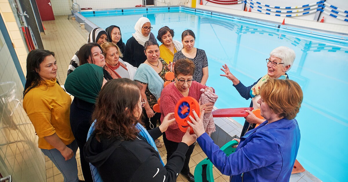 Vrijwilligerspenning voor Ans van Rossum van zwemclub Zeester-Meerval | Uden, Veghel e.o. | BD.nl