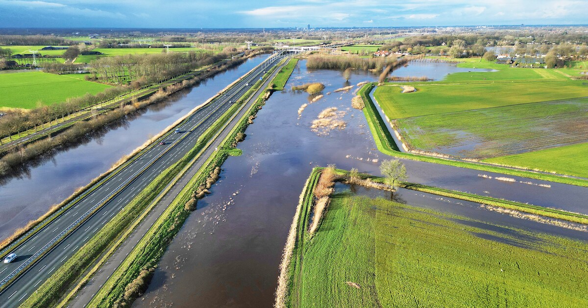 Winterse moesson verandert regio op tal van plaatsen in ontoegankelijk ...
