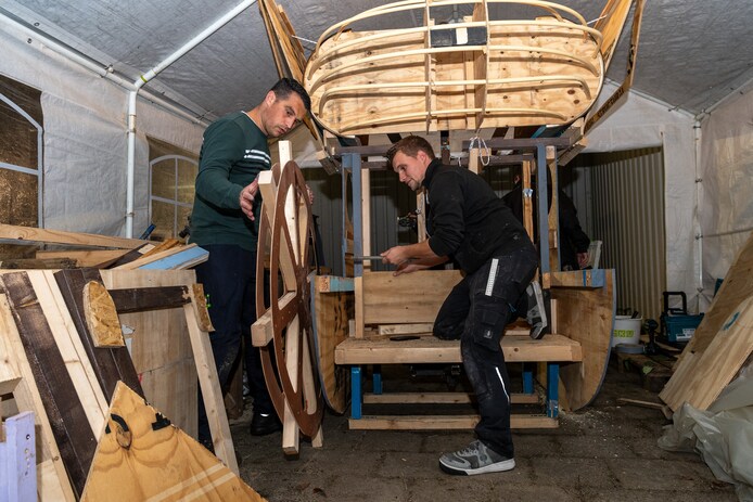 Elke dinsdag knutselen voor de Lichtjesintocht van de Sint: ‘Al die ...