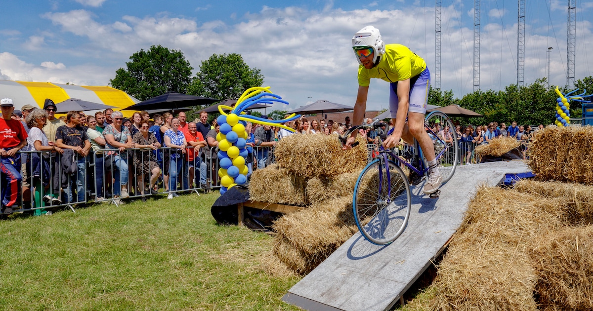 ‘Lance Armstrong’ flopt tijdens de zeepkistenrace in Elshout maar heeft ...