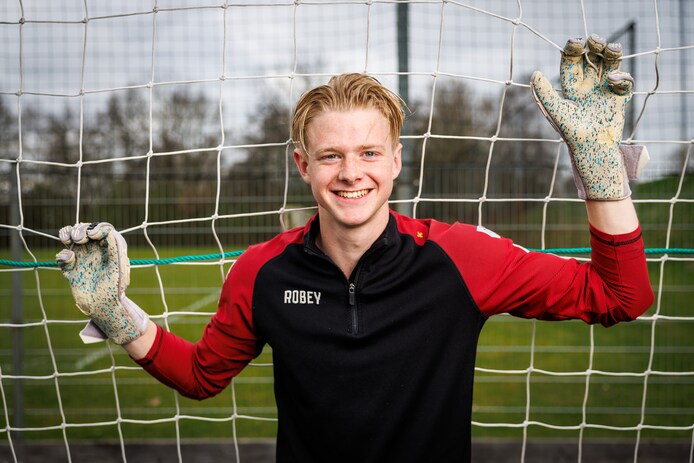 Brabantse amateurkeeper scoort transfer naar FC Twente dankzij... TikTok: ‘Het begint langzaam ...