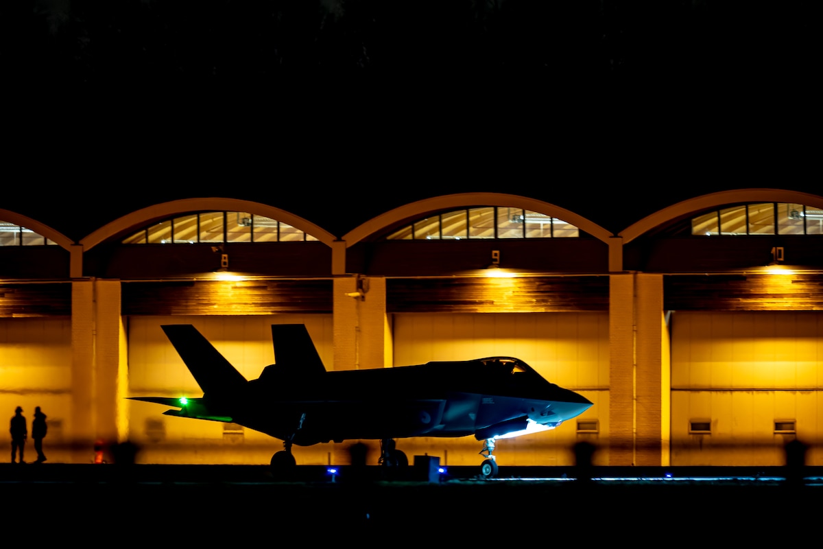 Oorverdovend geluid gehoord boven Tilburg en Breda? Dit is waarom F-35 ...