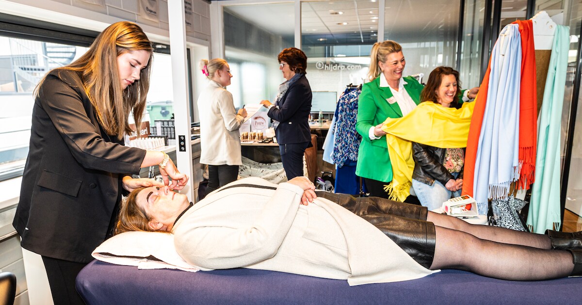 Secretaresses in het zonnetje: niemand is zo sociaal op kantoor als ...