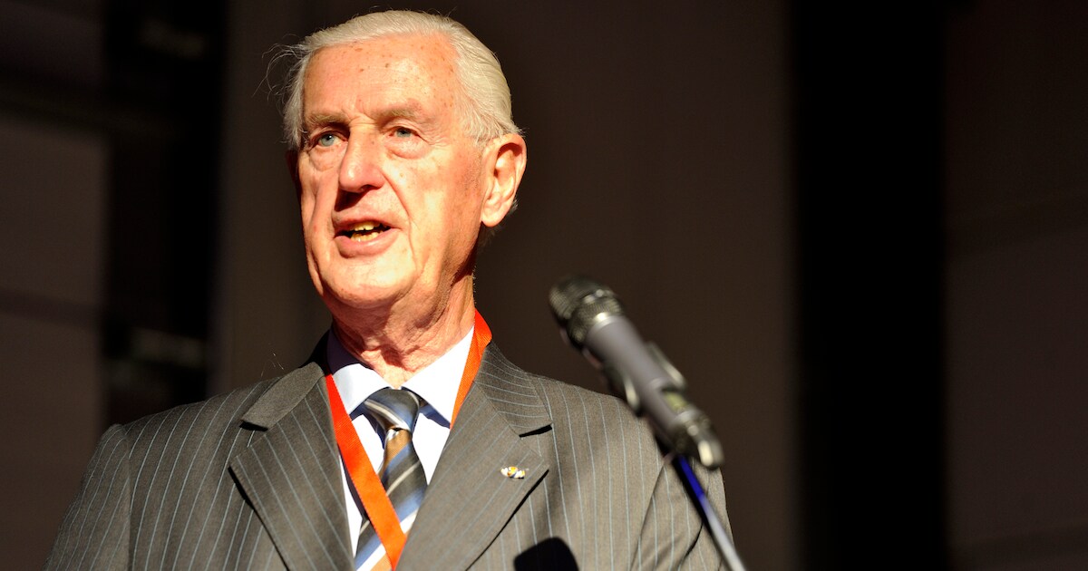 Luchtvaartpionier en oprichter van Martinair, Martin Schröder (93 ...